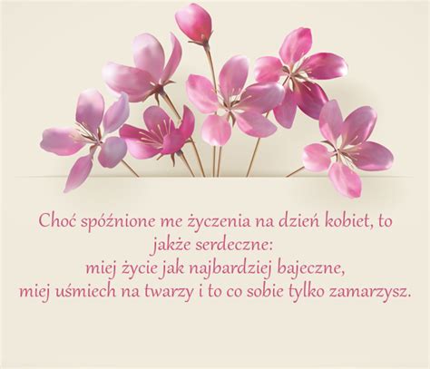 Jasno fioletowe kwiaty z życzeniami na dzień kobiet Życzenia na