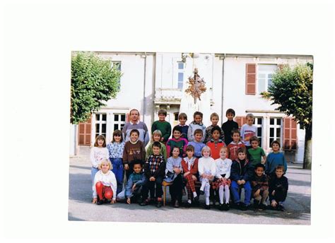 Photo de classe Année 1992 1993 CE2 de 1992 ECOLE DU CENTRE Copains