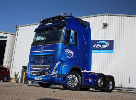 Jbs Haulage Specs Up New Volvo Fh Globetrotter Xl Truckanddriver Co Uk