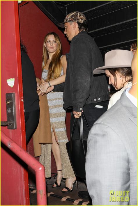 Riley Keough Shares Photo From The Last Time She Saw Her Mom Lisa Marie