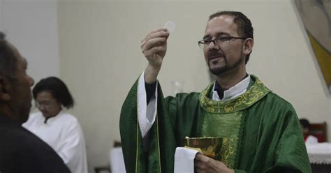 Um pouco da missão do Padre Sidcley Paróquia São Felipe Apóstolo