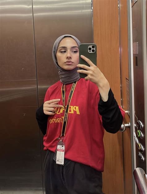 멜러 adlı kullanıcının hijab panosundaki Pin Islami moda Tarz moda Kızlar