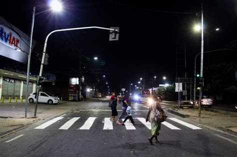 Prefeitura reforça iluminação a LED nas faixas de pedestres Blog do