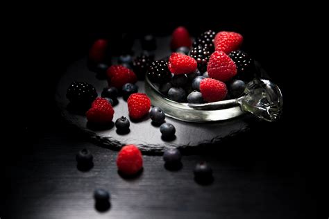750x1334 Raspberries Berries 4k 5k IPhone 6 IPhone 6S IPhone 7 HD 4k
