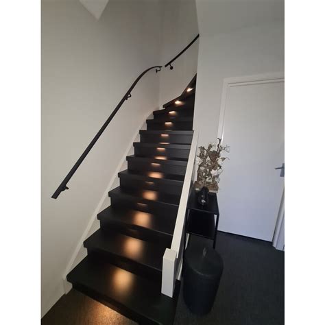 Handlauf Schwarz Eckig 40x15 Mm Mit Haltern Typ 3 Handlauf Experte