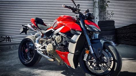 Full Exhaust System On A Ducati Streetfighter V Youtube