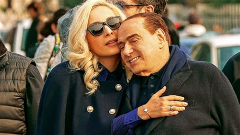 Silvio Berlusconi Le Foto Inedite Che Raccontano La Sua Vita