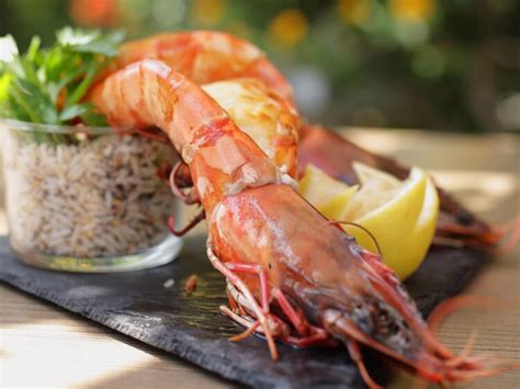 Gambas flambées au whisky facile et rapide découvrez les recettes de