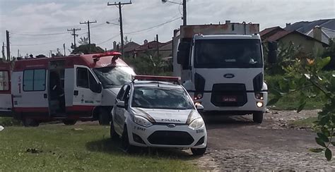 Garis ficam feridos após explosão dentro de caminhão de lixo em Imbé