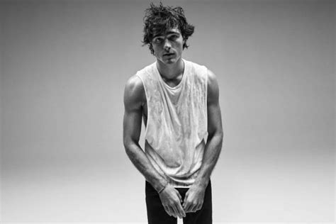 Jacob Elordi protagoniza la nueva campaña de Calvin Klein Tú en línea