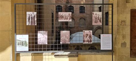 Arezzo Inaugurata La Mostra Dame In Giostra Nel Chiostro Del