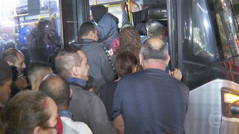 Funcionários de Metrô CPTM e Sabesp decidem encerrar greve São Paulo