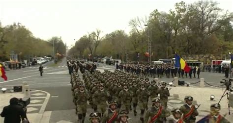 Peste 2400 De Militari Printre Ca Si Moldoveni Au Defilat Pe Sub Arcul