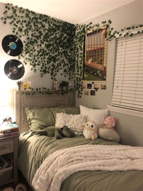 Pin by Nadia on Habitación in 2024 College dorm room decor Sage