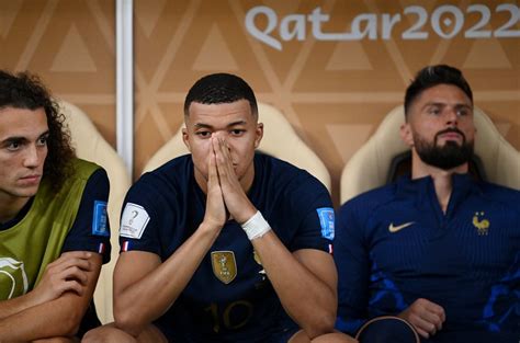 Mbappé se lleva el premio consuelo de la bota de oro