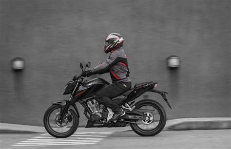 Honda CB 300F Twister modelo 2023 traz mudanças pontuais