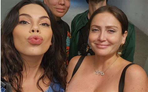 Celia Lora desmiente a Lizbeth Rodríguez y borra todas sus fotos Fama