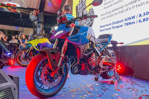 OFFICIAL Suzuki Malaysia Unveils New GSX 8S Middleweight Naked Bike