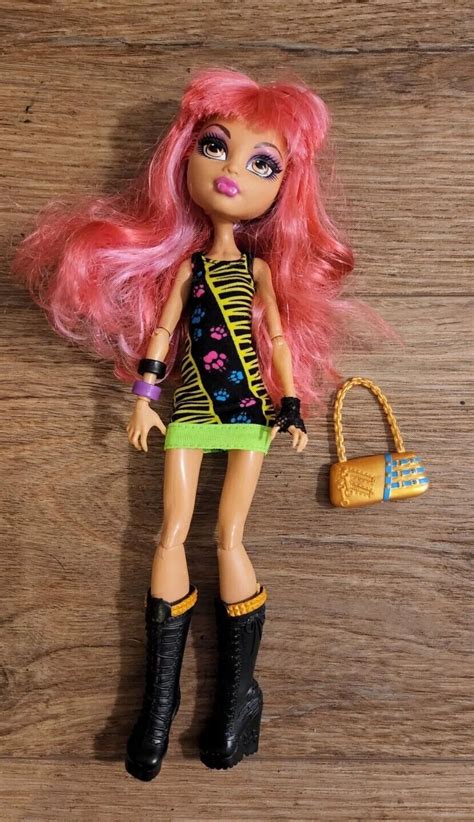 Howleen Wolf Doll Wishes