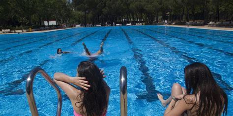 Freik Rperkultur Y Topless En Piscinas Una Nueva Victoria Para La