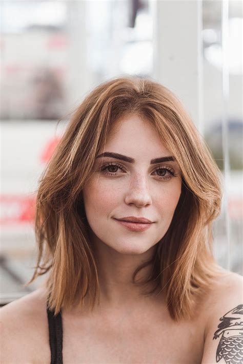 Corte de cabelo para rosto oval 40 ideias para valorizar seus traços