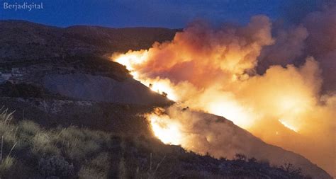 El fuego arrasa sin control la Sierra de Gádor Berja digital