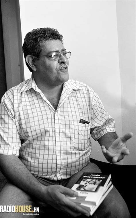 Hijo de Amaya Amador Mi papá se encerraba largas horas a escribir