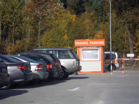 Parking przy lotnisku Modlin co warto i nim wiedzieć Kłobuck 365