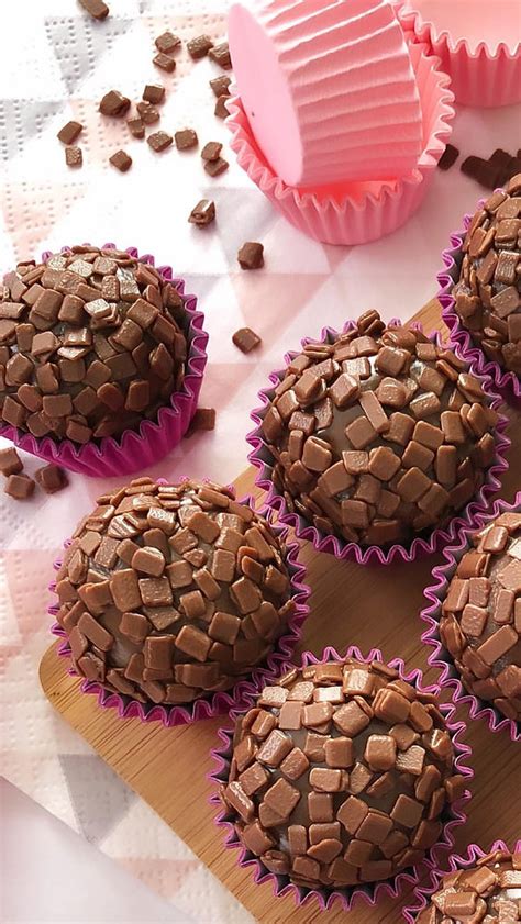 Aprenda Como Fazer Brigadeiros Gourmet Em Apenas Dias