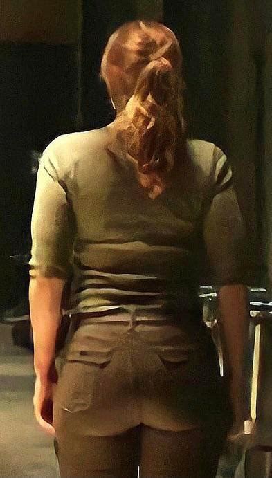 Are Those Visible Thong Lines Scrolller