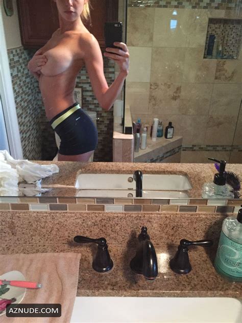Elizabeth Turner Nude And Sexy New 2019 Photos Aznude