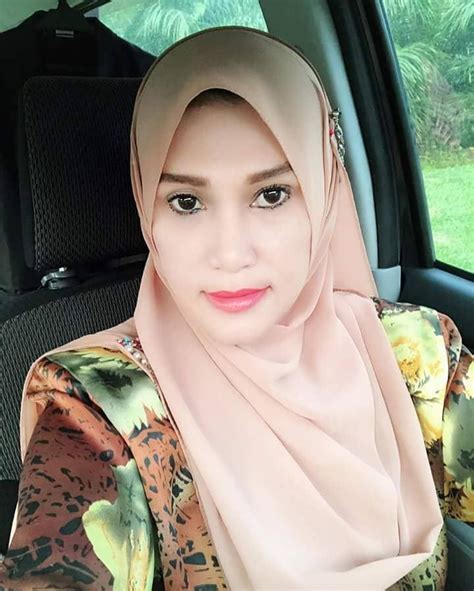 Awek Baju Kurung Gersang HaileeewaCohen