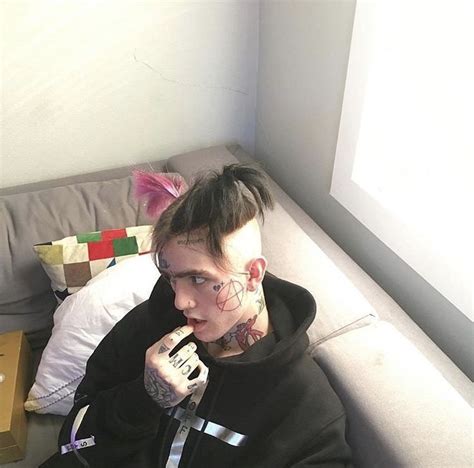 Pin Em Lil Peep Cantores Amor Da Minha Vida Cantores Americanos