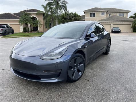 2021 Model 3 Standard Range Plus Midnight Silver Metallic G12E3