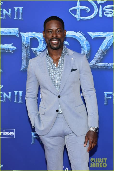 Idina Menzel Kristen Bell Frozen 2 Cast Attend The Film S L A