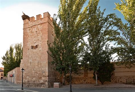 Las 21 ciudades amuralladas más bonitas de España