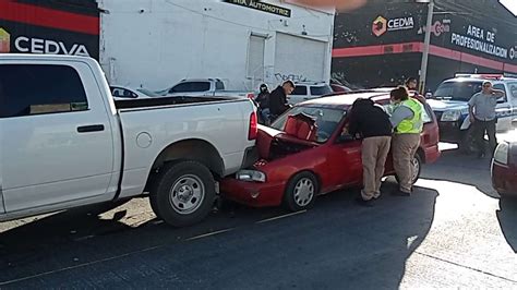 Confunde Freno Con Acelerador Y Se Impacta Contra Patrulla El Bordo