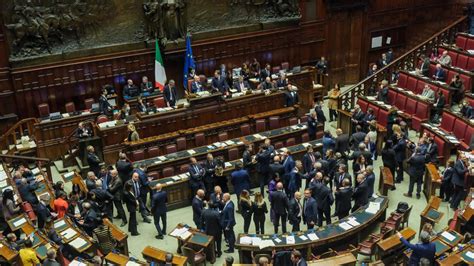 Manovra Via Libera Della Camera Ora Il Testo Passa Al Senato La Stampa