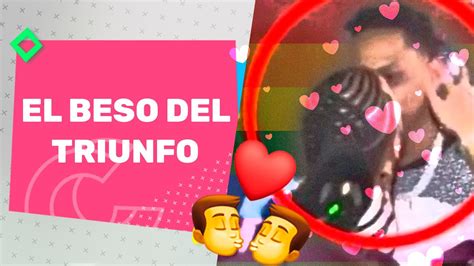 El Alfa Y Alofoke Celebran Con Un Beso Casos Y Cosas Youtube
