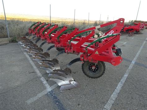 LARROSA Arado Usado De 8 Vertederas Arado