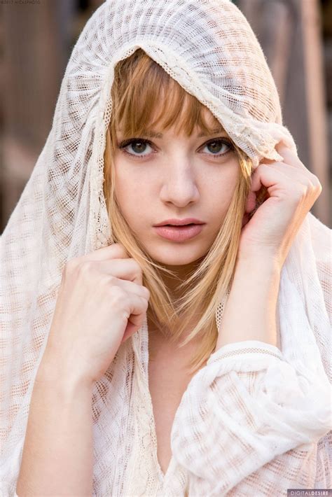 Baggrunde Kvinder model blond langt hår Portræt display ansigt