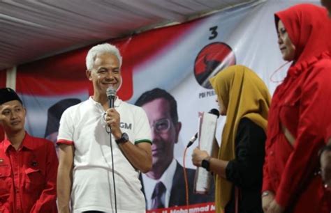 Ganjar Siap Naikkan Gaji Guru PAUD Kalau Rp600 Ribu Setahun Sih
