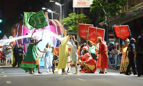 Campinas Br Papai Noel Conduz Parada De Natal No Centro De