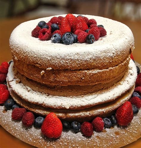 Naked Cake Aprenda a receita deste bolo maravilhoso Do Pão do