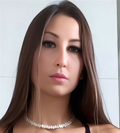 Queenlivia Actress Wiki Age Biography Height Weight Net Worth