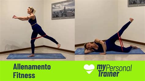 Allenamento Con Lelastico Per Le Gambe E I Glutei