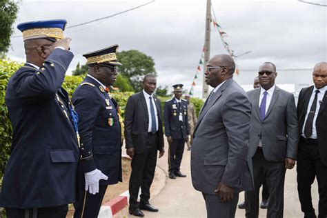 Cérémonie de baptême délèves officiers et de remise dépaulettes à l