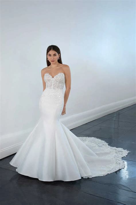 1679 Martina Liana Sexy Silk And Lace Fit And Flare Wedding Dress