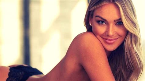 Bárbara Heck Posa de Lingerie Fio Dental e Corpaço Chama Atenção YouTube