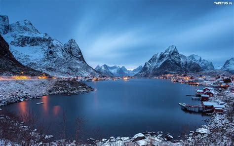 Jezioro Góry Domy Osada Norwegia Zima